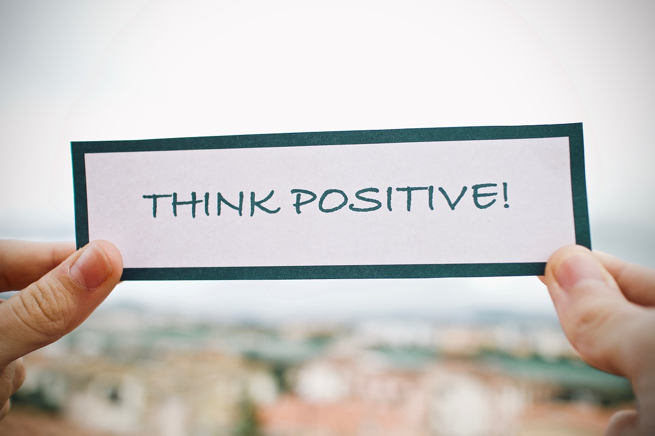 Le pouvoir de la pensée positive : comment l’utiliser - Réveille le ...